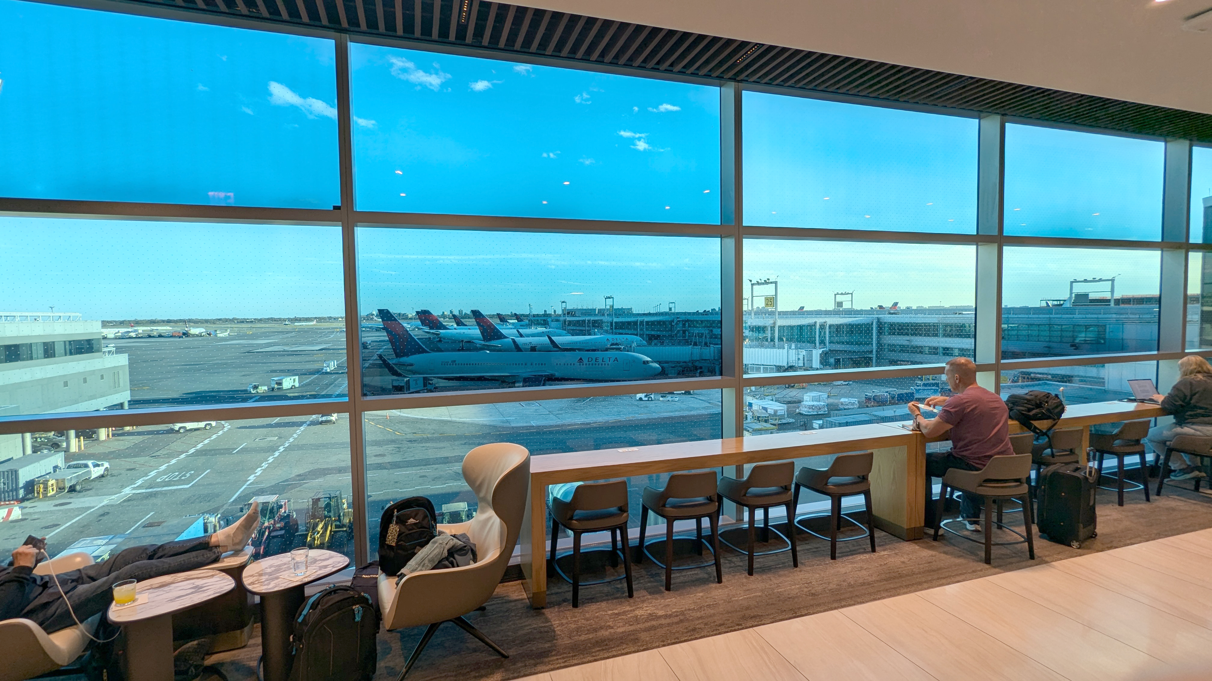 Exploring the Delta One Lounge at JFK: An In-Depth Review