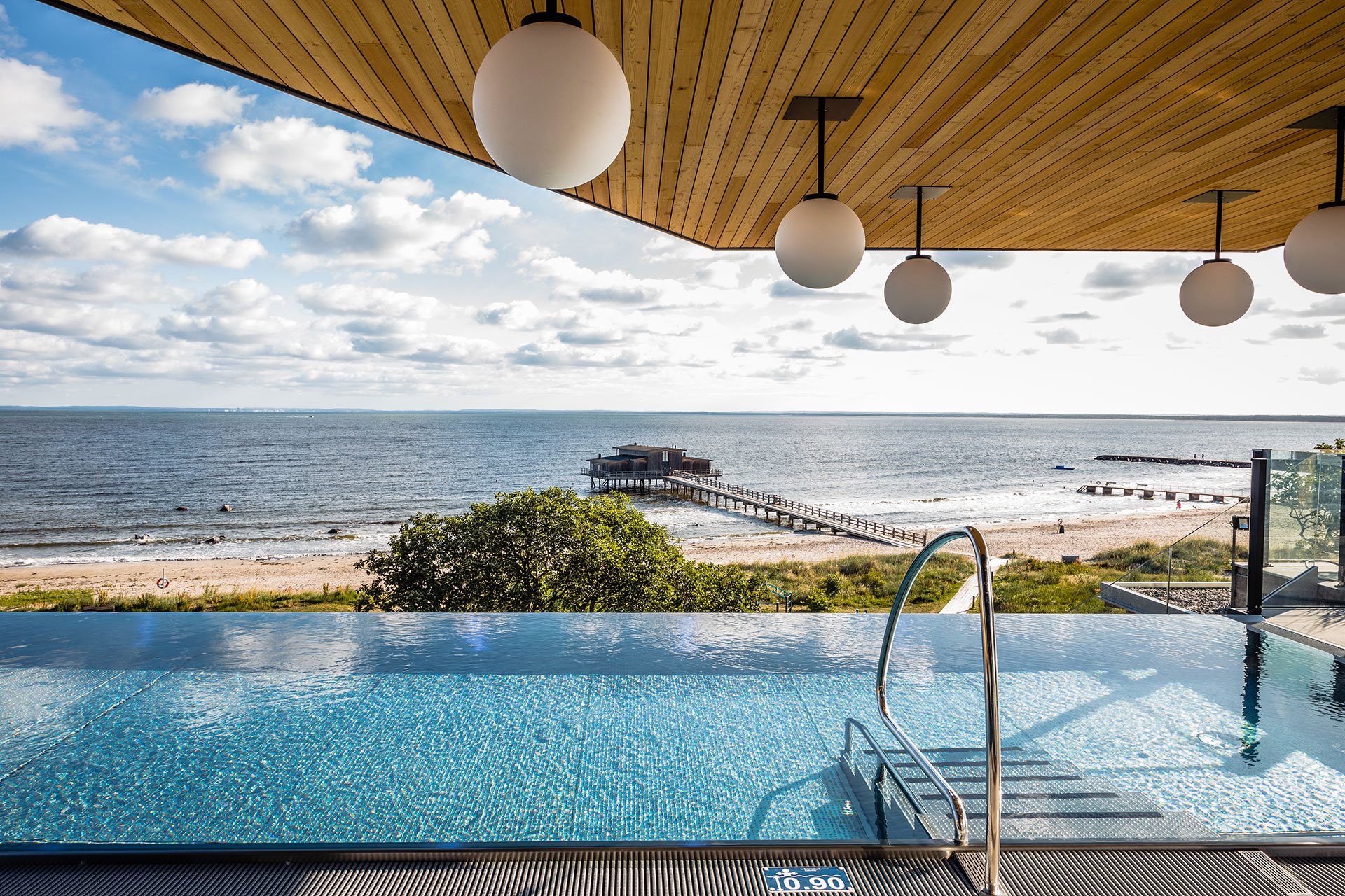 Take a Plunge at World’s Most Breathtaking Hotel Rooftop Pools